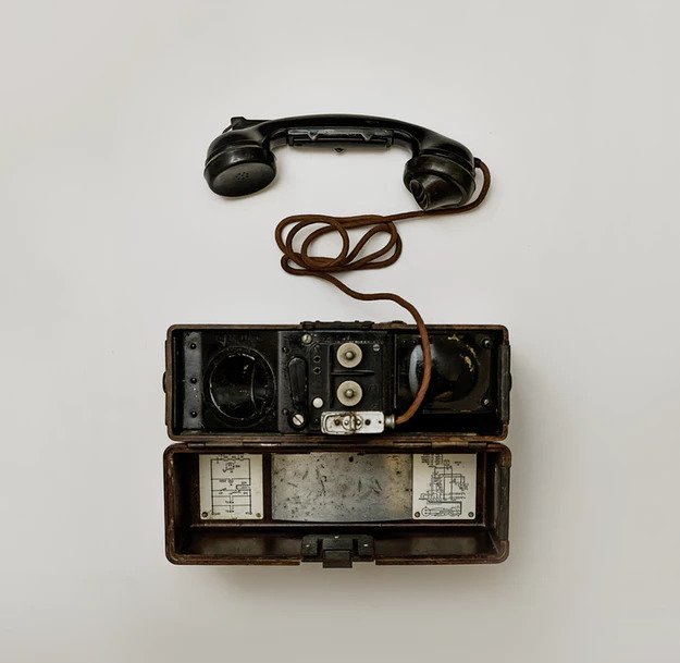 How International Telephone Calls Evolved - Over the Air and Under the Sea